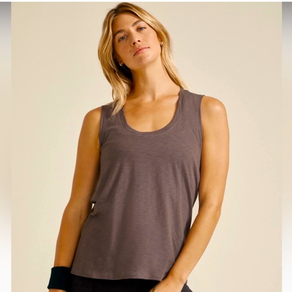 Beyond Yoga | Tops | Beyond Yoga Signature Sculpt Tank M Nwt Walnut ...